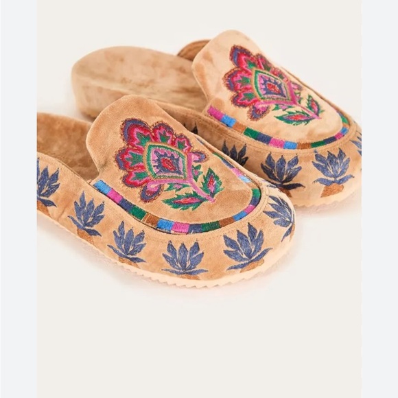 FARM Rio | Shoes | Farm Rio Sand Island Velvet Tapestry Clog Mule Slide ...